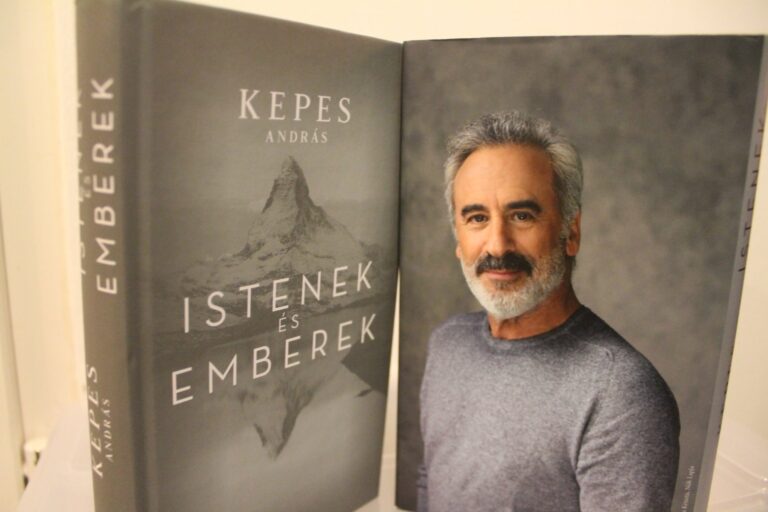 Kepes András: Istenek és emberek